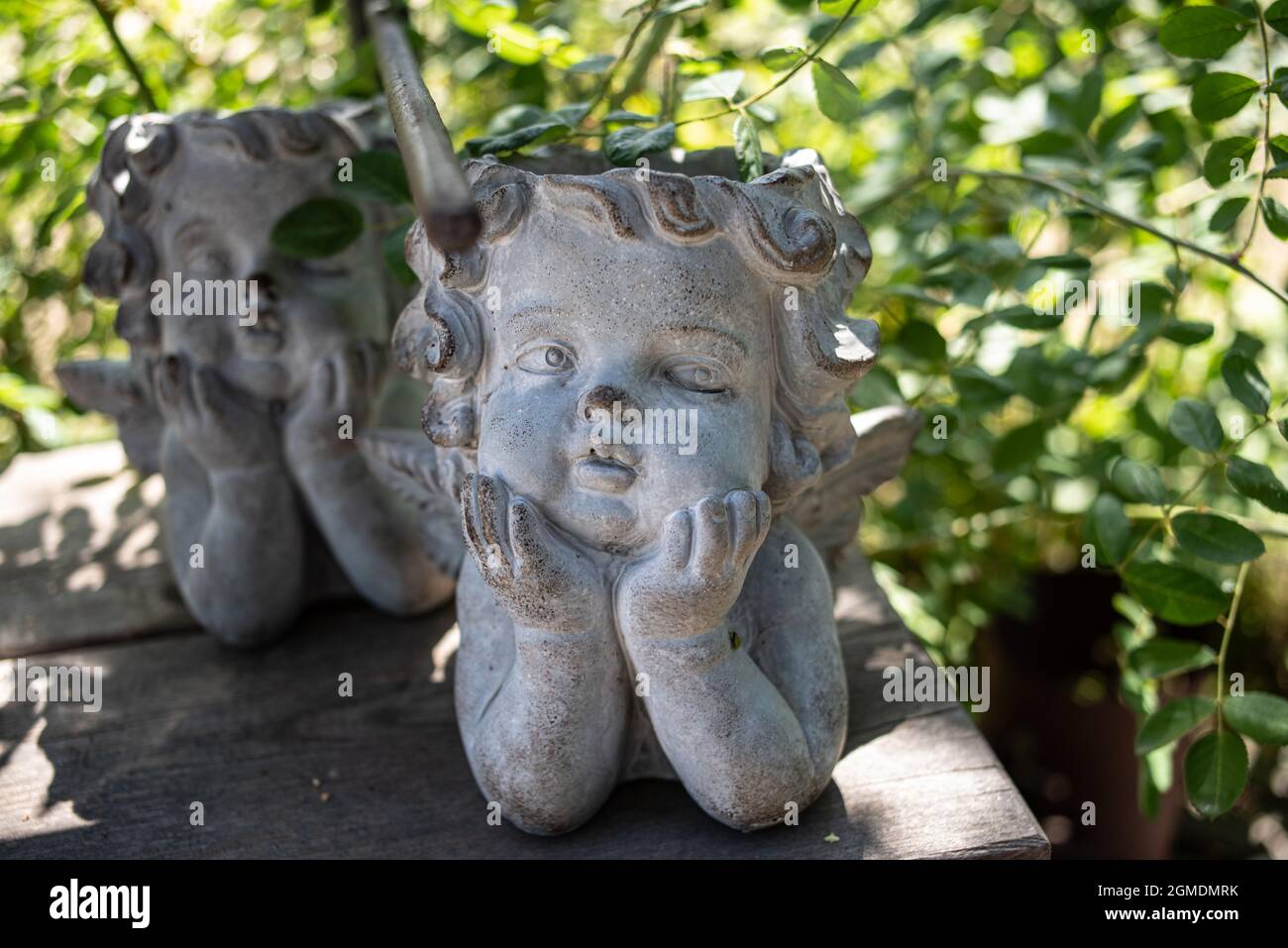 Selective shot statue angel hi-res stock photography and images - Alamy