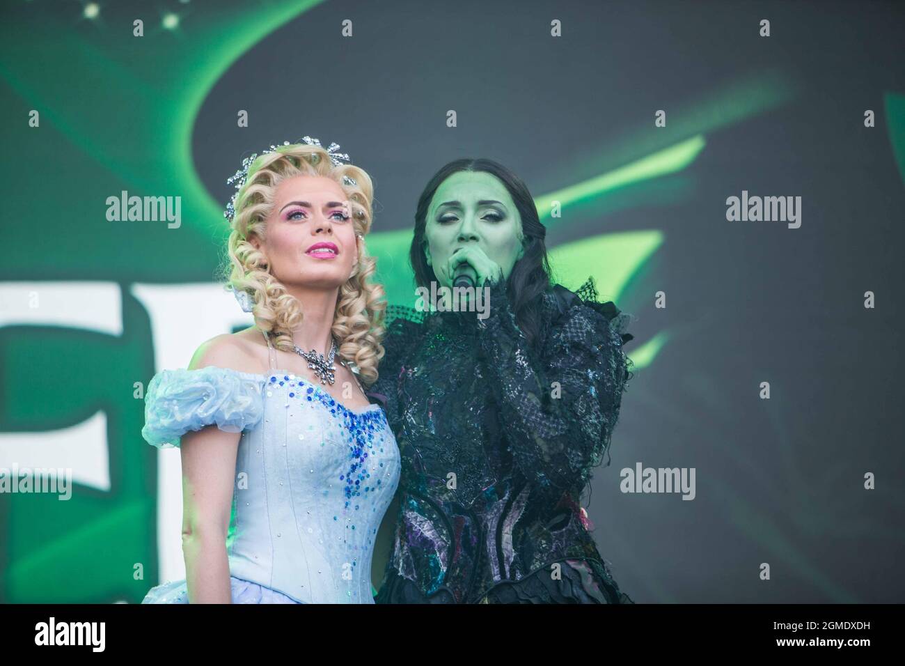 Wicked musical london production hi-res stock photography and images ...