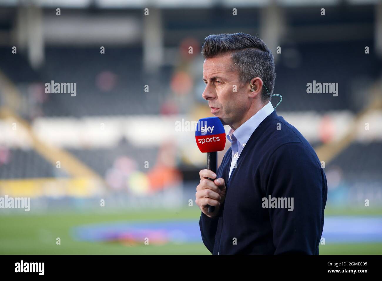 David Prutton presenting Sky Sports at pitch side Stock Photo - Alamy