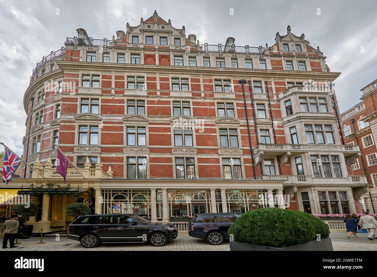 The Connaught Hotel mayfair Stock Photo - Alamy