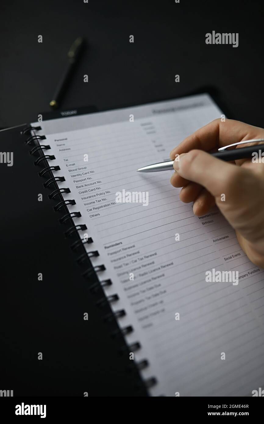 Filling out a registration form hi-res stock photography and images - Alamy