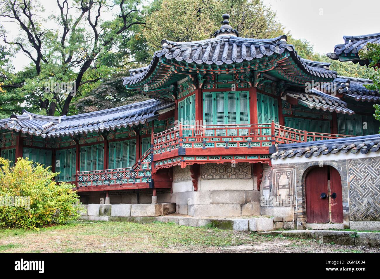 Traditional Korean Buildings in the Changdeokgung Royal Palace, Seoul ...