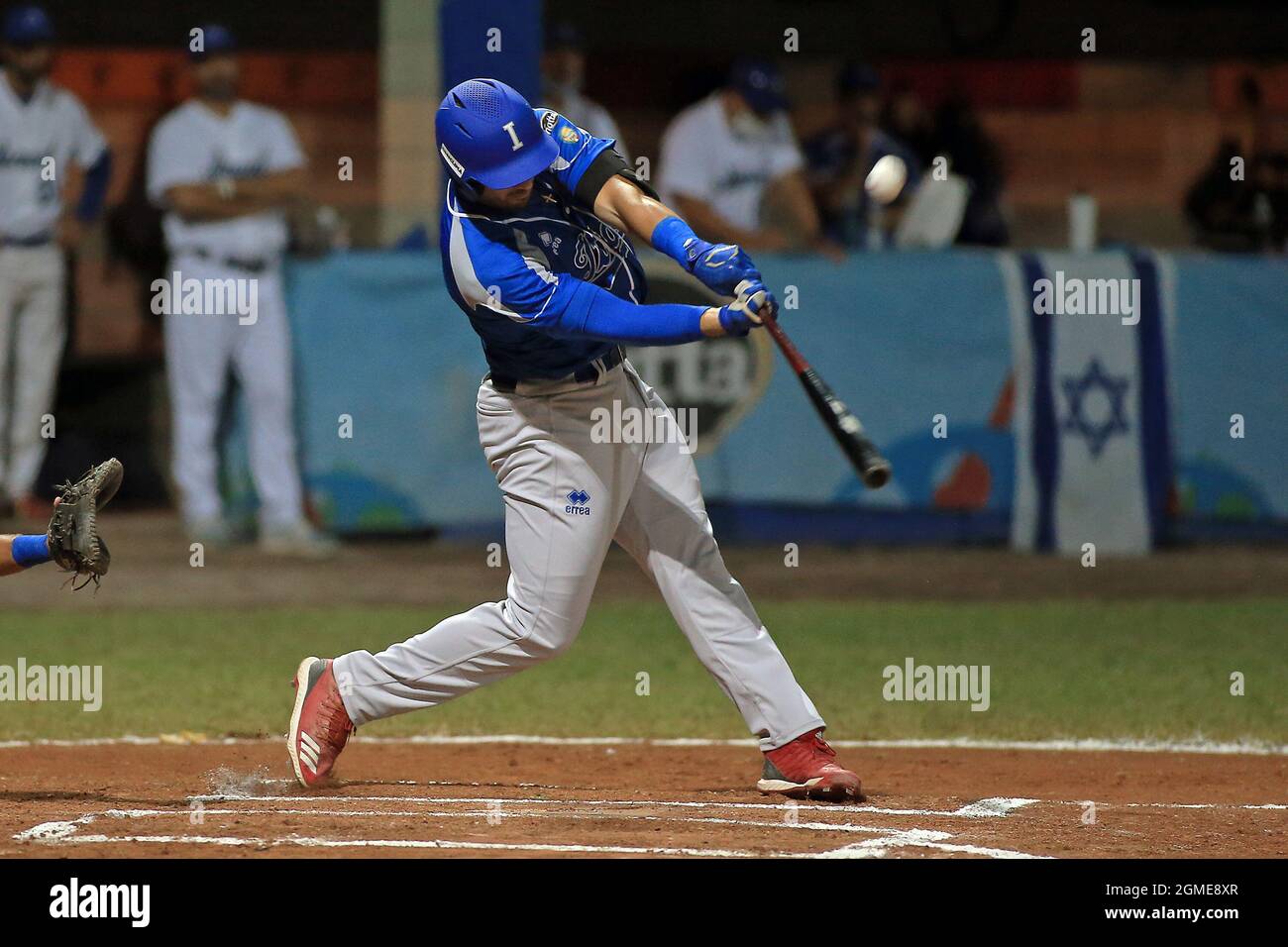 Baseball matc hi-res stock photography and images - Alamy