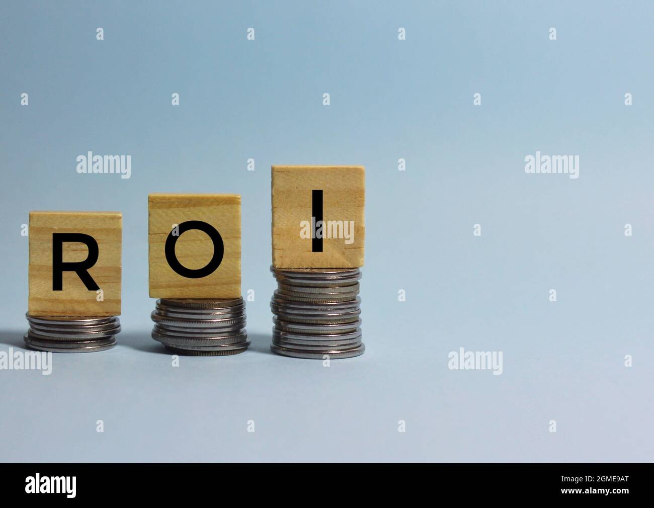 Roi return on investment chart hi-res stock photography and images - Alamy