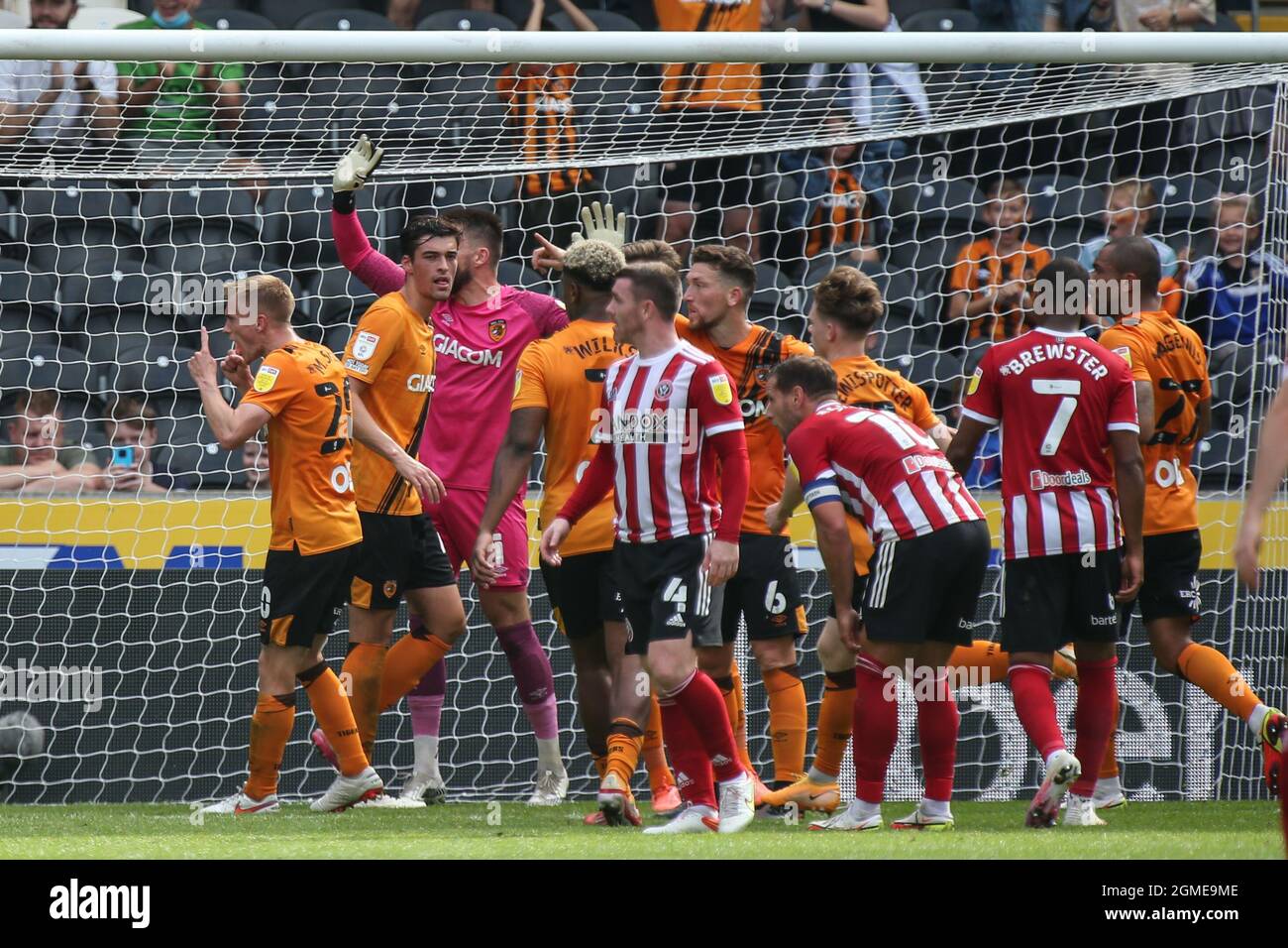 Players congratulate Matt Ingram #1 of Hull City Stock Photo - Alamy