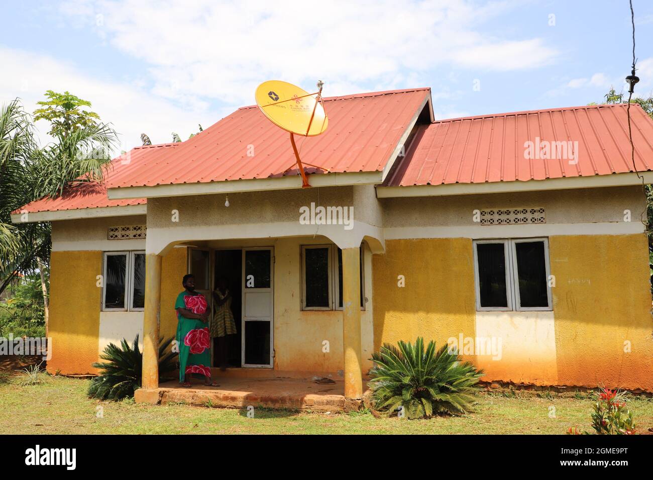 Wakiso. 10th Sep, 2021. Photo taken on Sept. 10, 2021 show a StarTimes ...