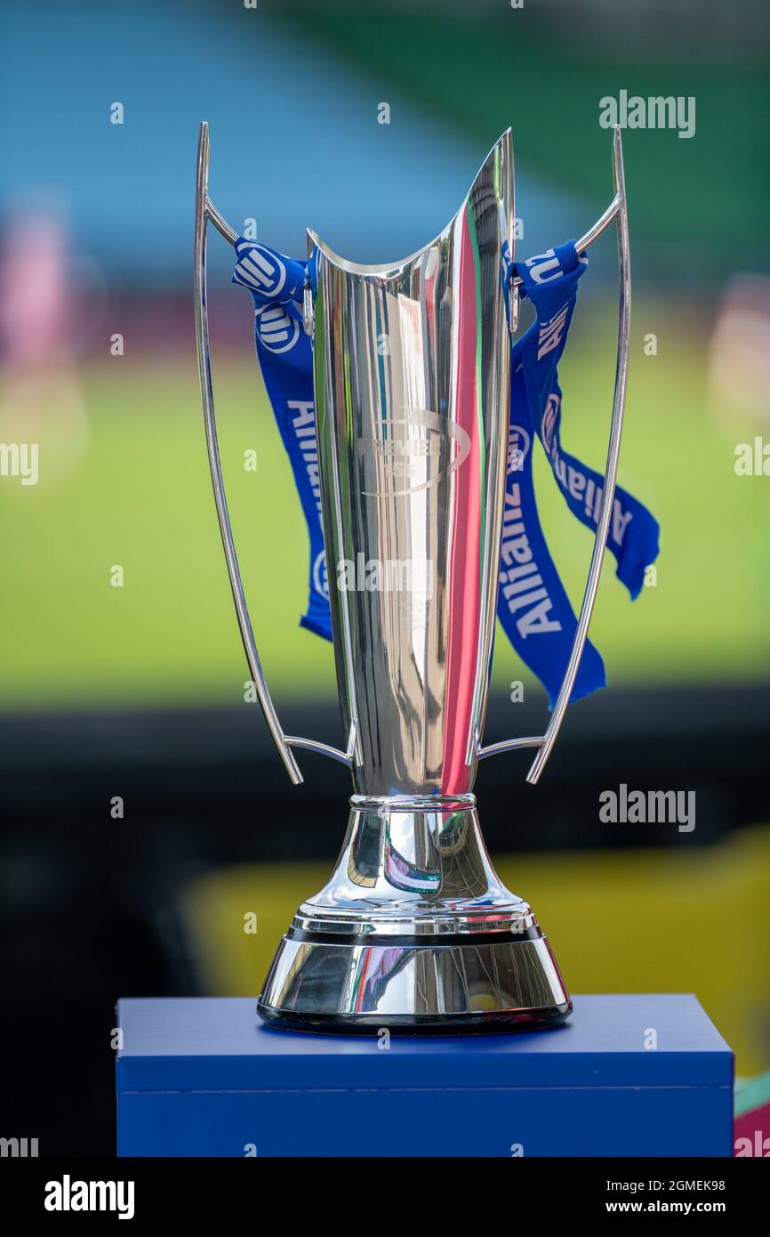 Premier 15s trophy hi-res stock photography and images - Alamy