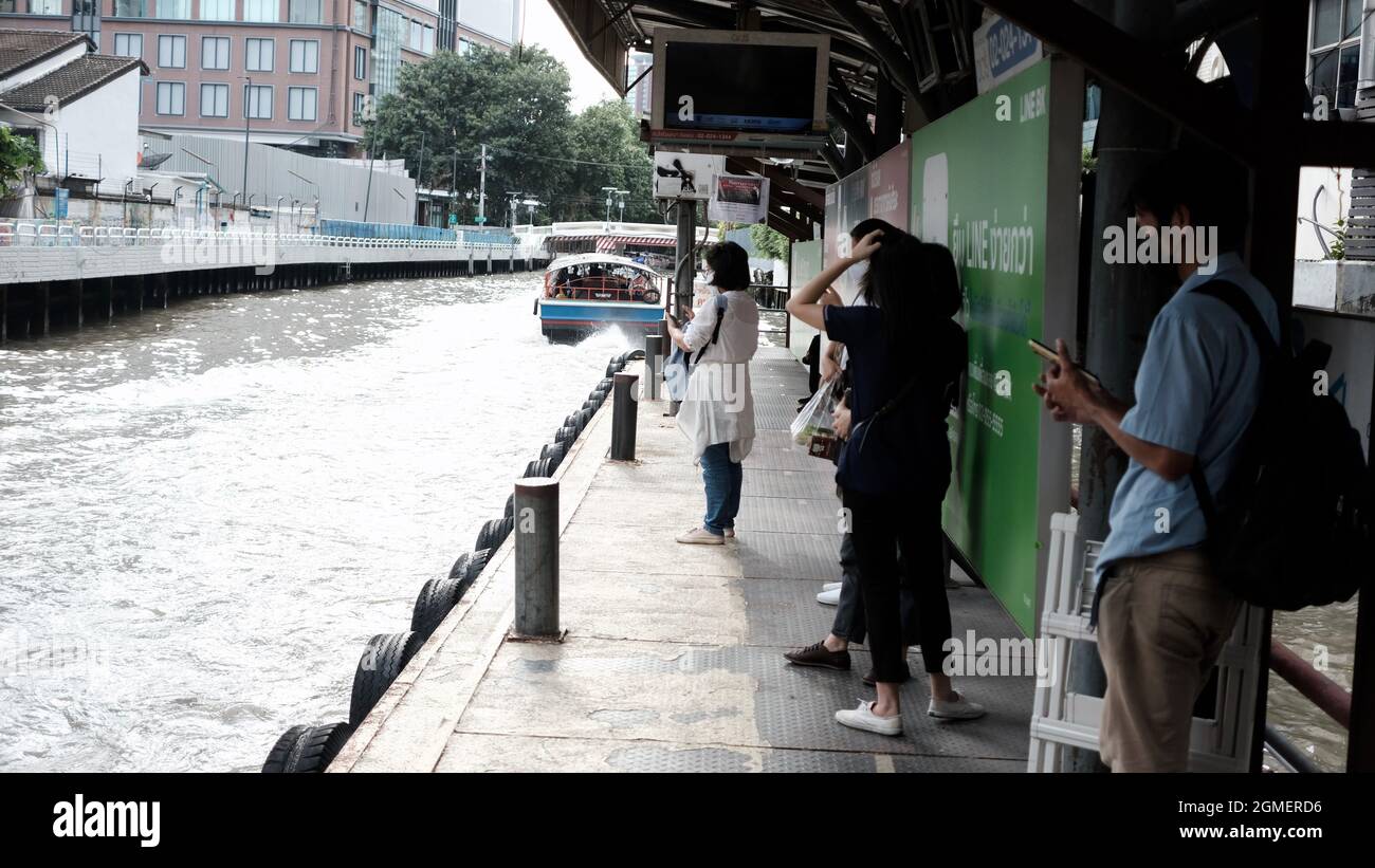 Commuters Khlong Saen Saep aka Sean Saeb Canal at Chit Lom Bridge ...