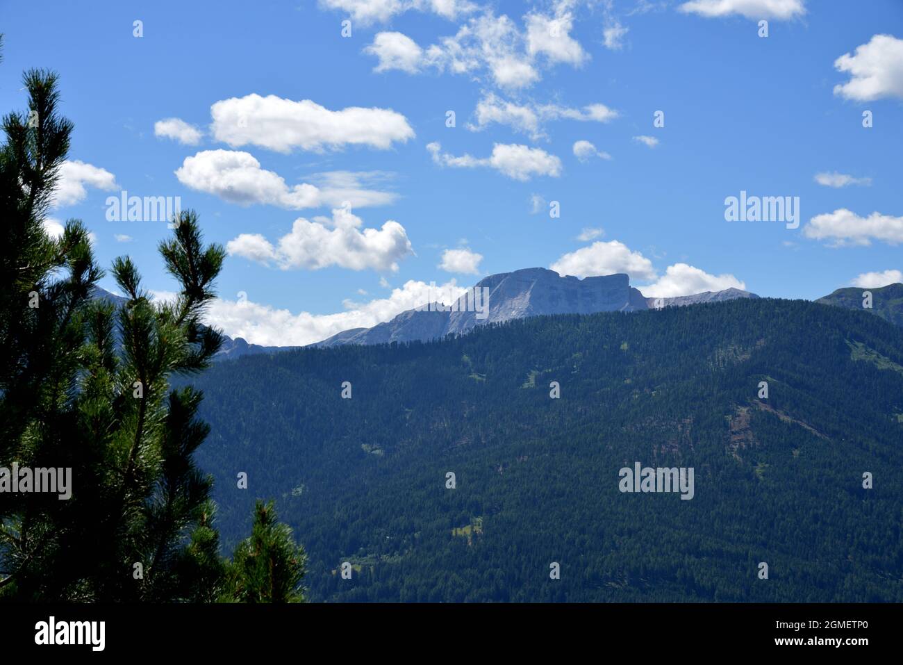 The Croda del Becco is the most characteristic mountain ovelooking Lake ...