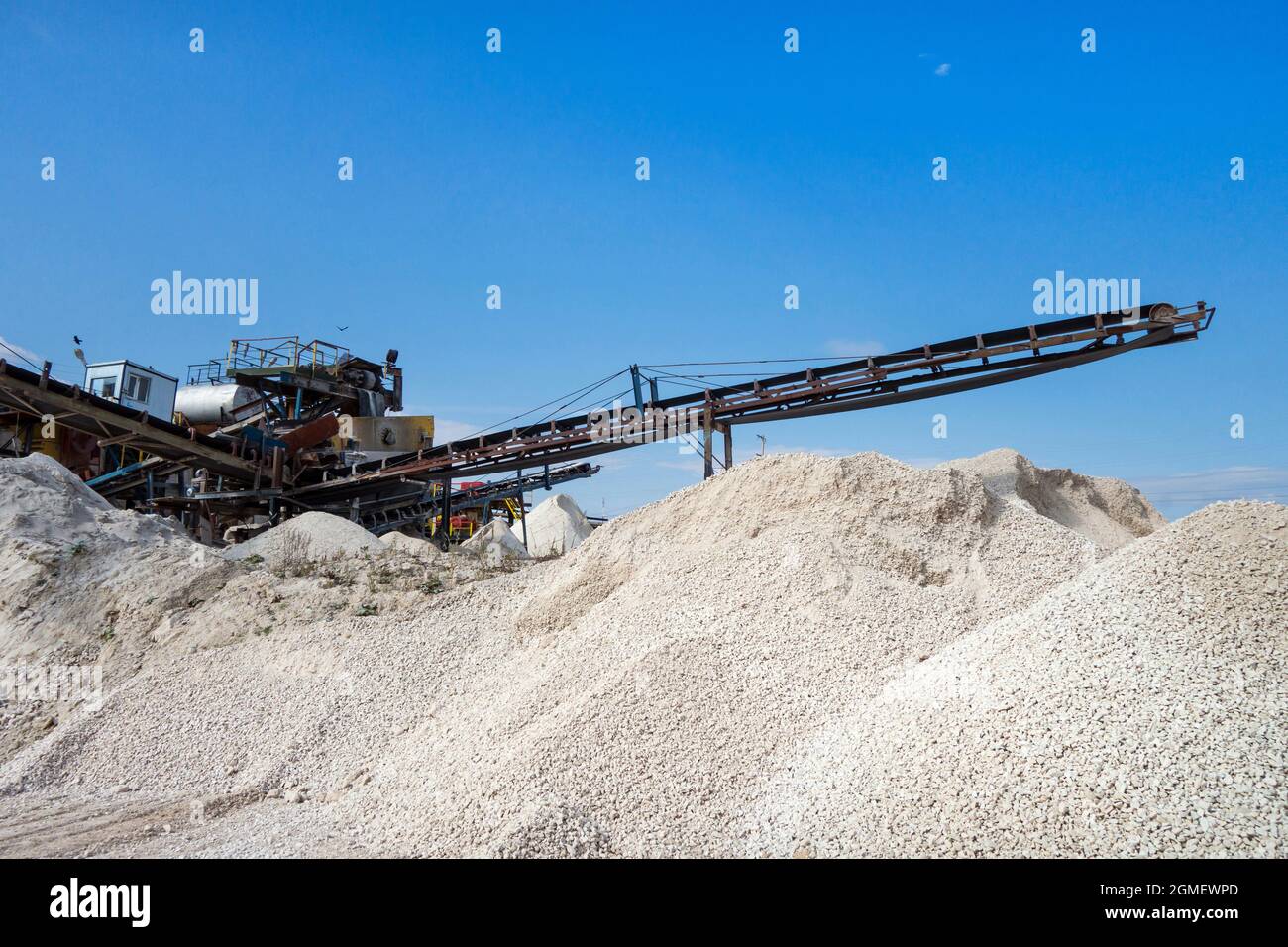 Stone crushing plant hi-res stock photography and images - Alamy