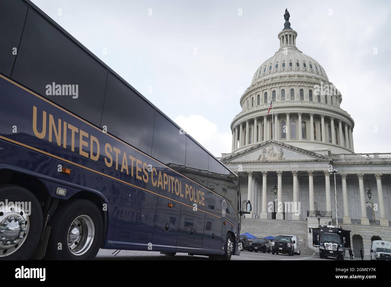 Washington, United States. 18th Sep, 2021. A capitol police bus arrives ...
