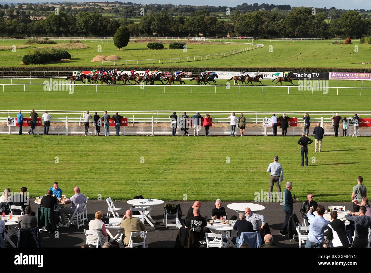 Horse racing navan racecourse hi-res stock photography and images - Alamy