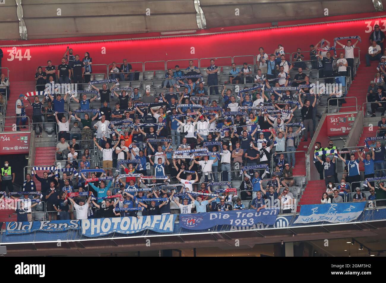 Vfl bochum fans hi-res stock photography and images - Alamy