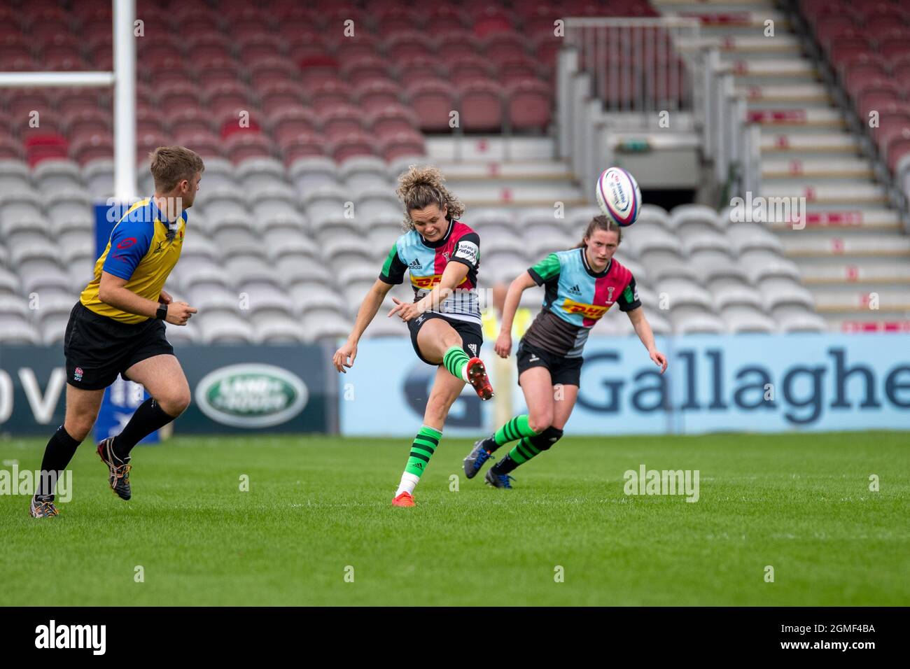 Restart kick hi-res stock photography and images - Alamy