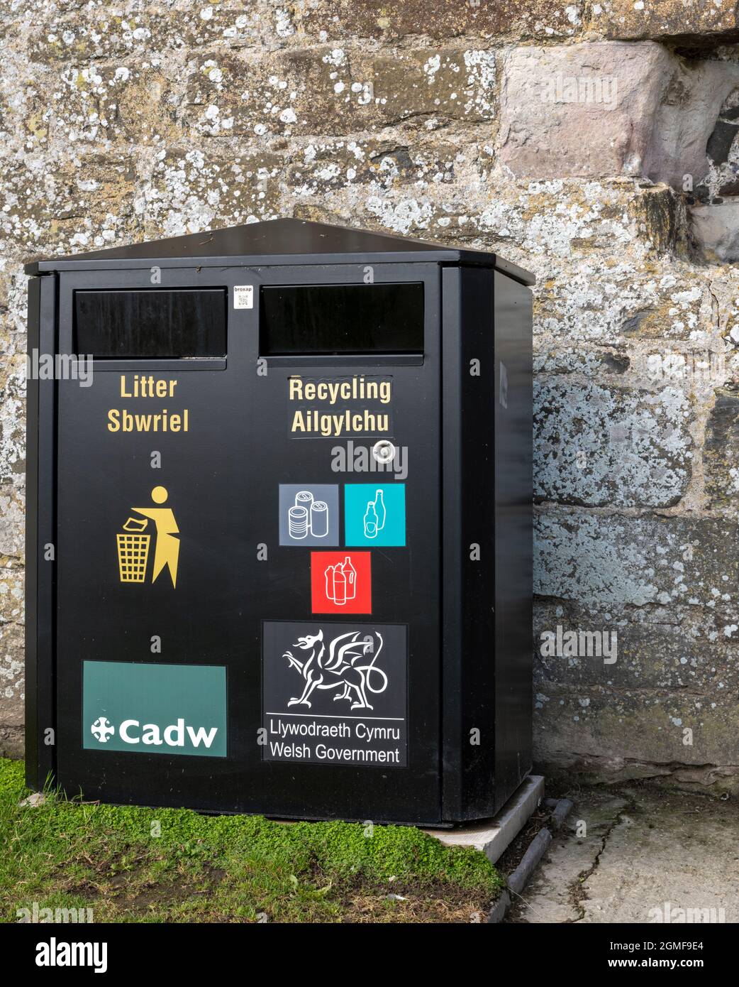 Welsh recycling waste bins Stock Photo - Alamy