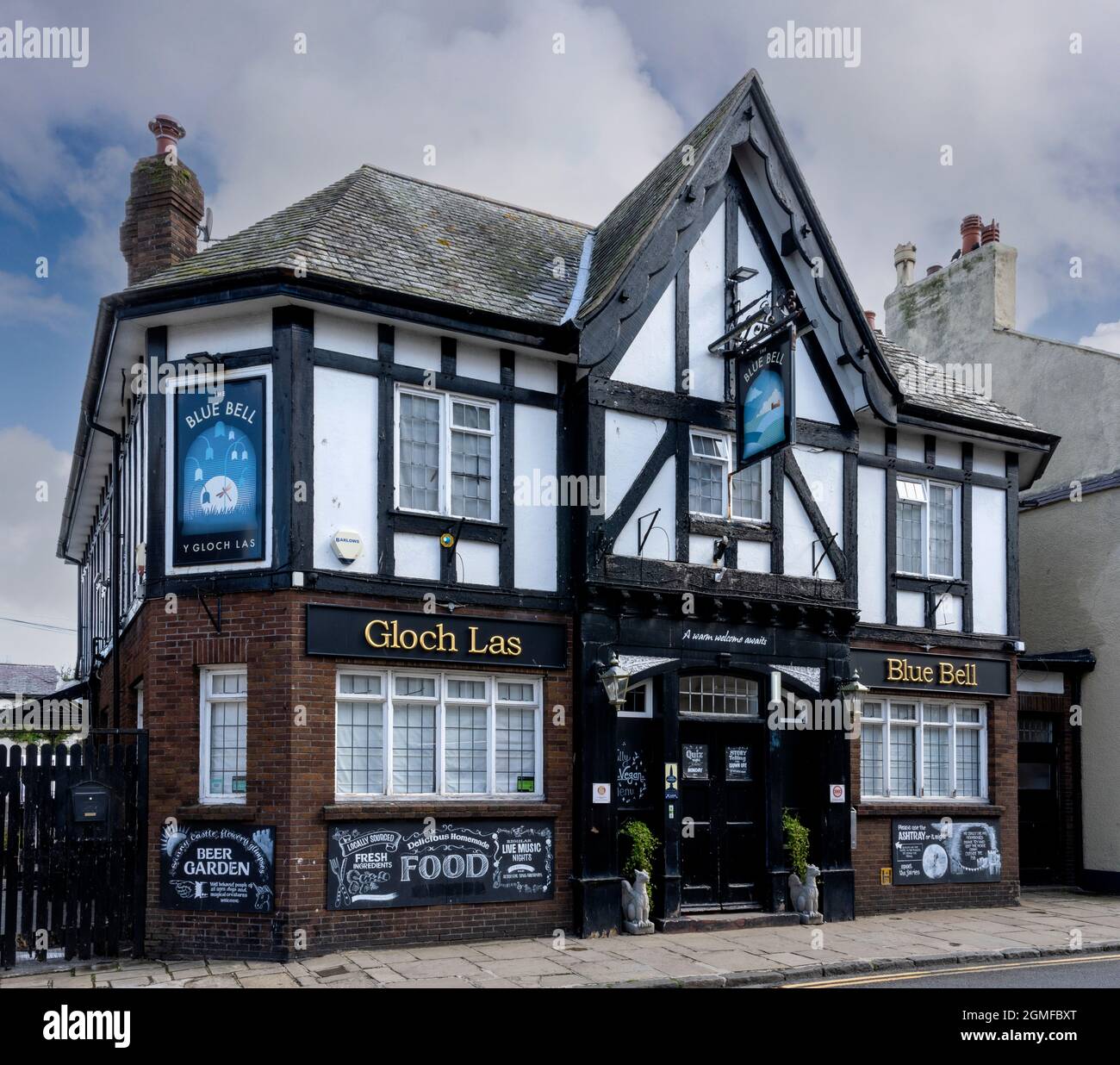 Welsh pub hi-res stock photography and images - Alamy