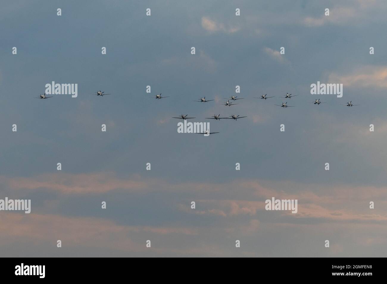 London, UK. 18th Sep, 2021. The Finale a Big Wing of 12 Spitfires and ...