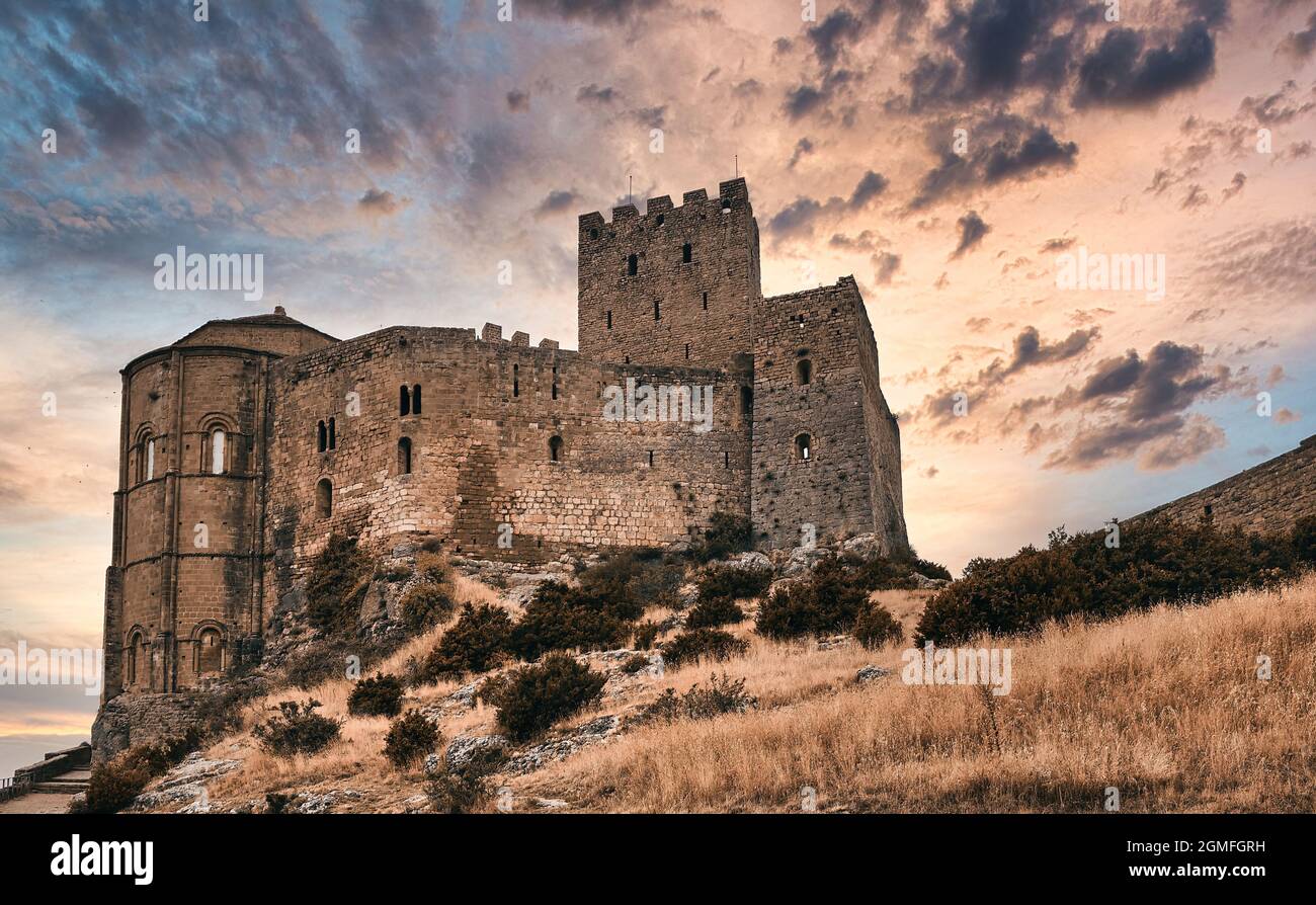 Romanesque architecture view hi-res stock photography and images - Alamy