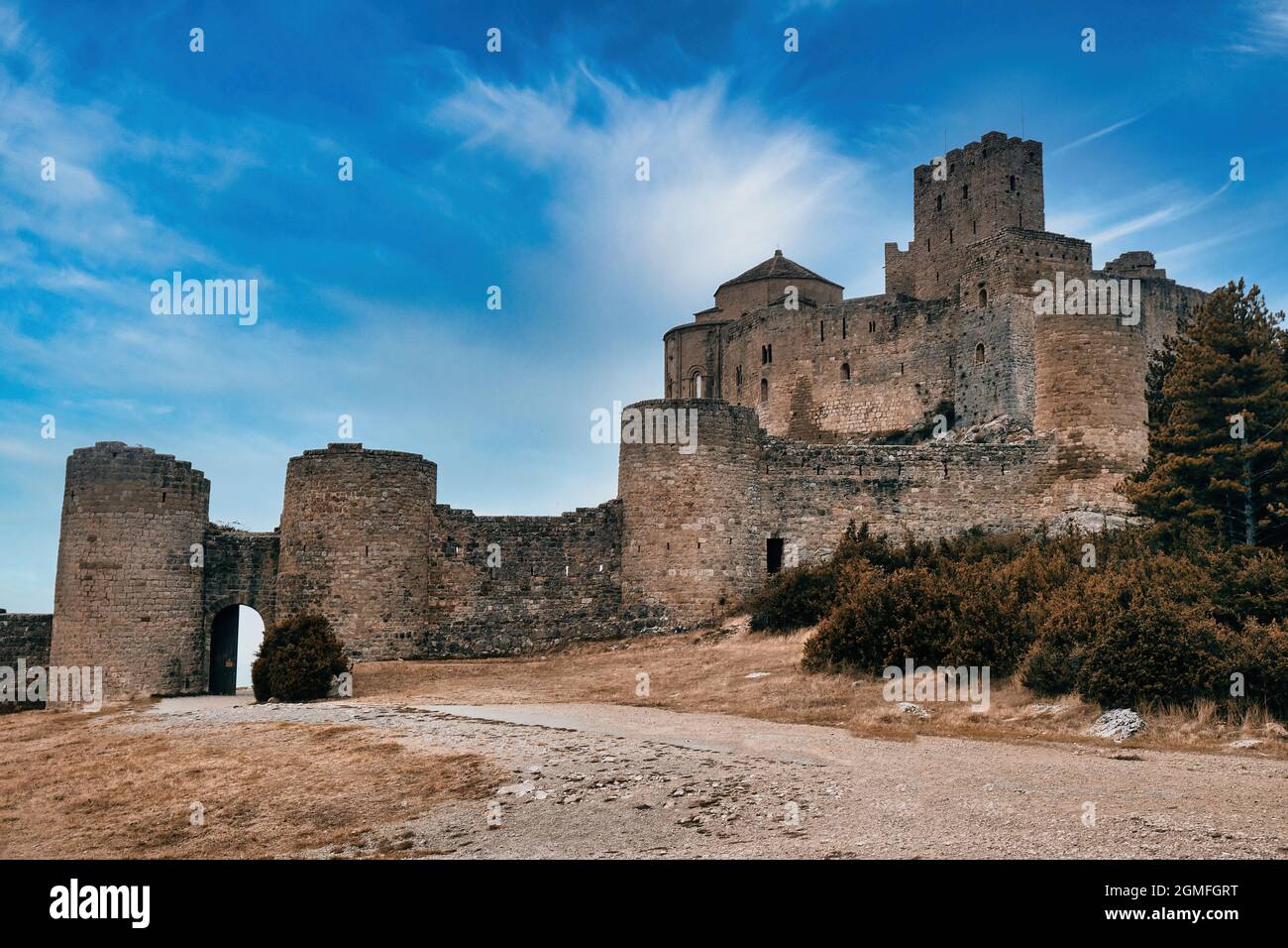 Romanesque castle hi-res stock photography and images - Alamy