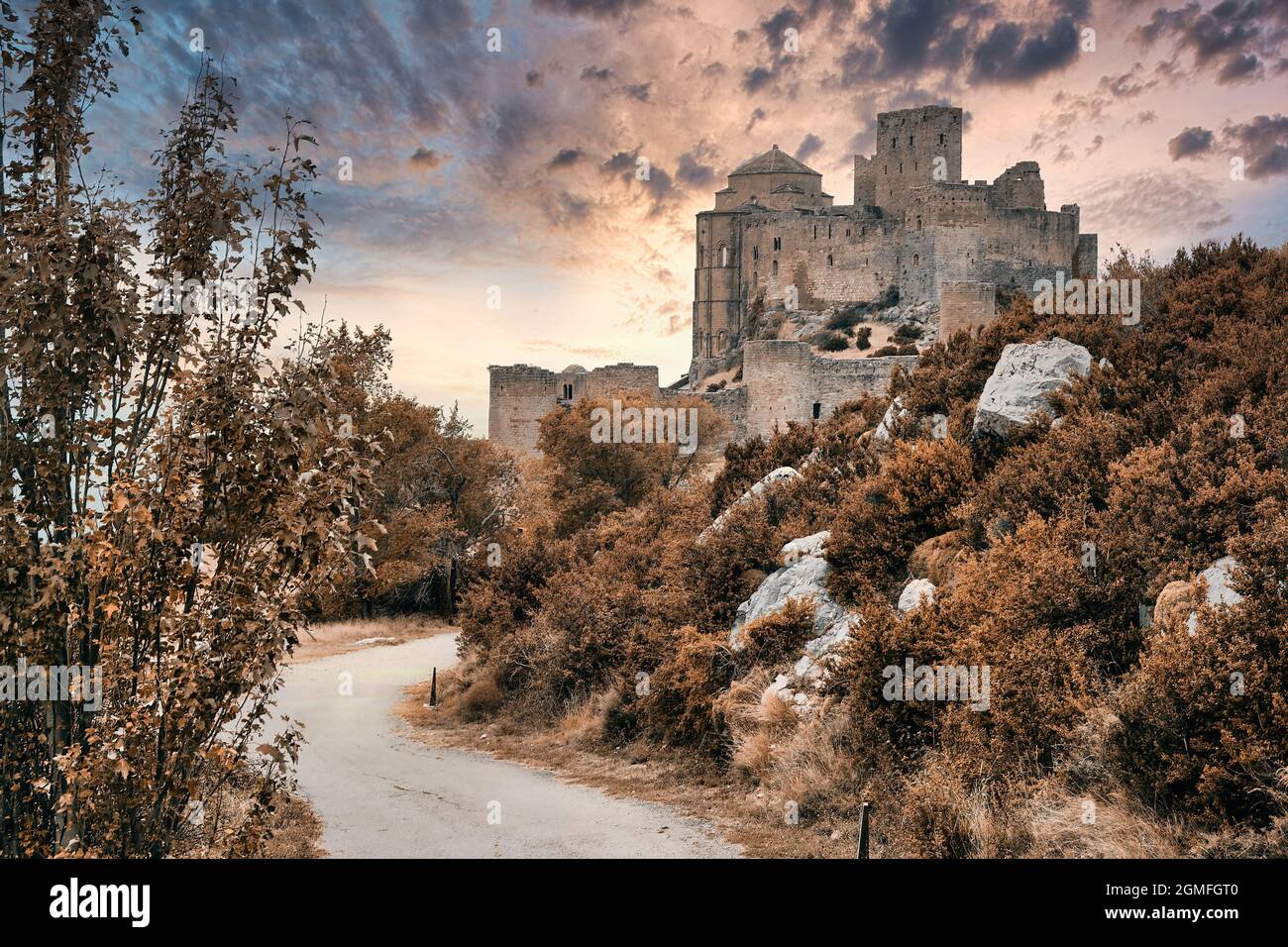 Romanesque castle hi-res stock photography and images - Alamy