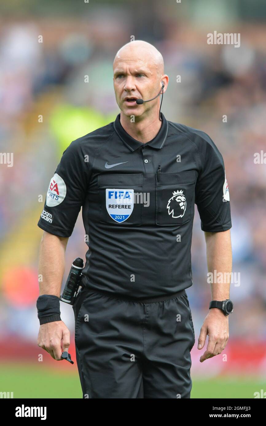 Referee Anthony Taylor in action during the game Stock Photo - Alamy