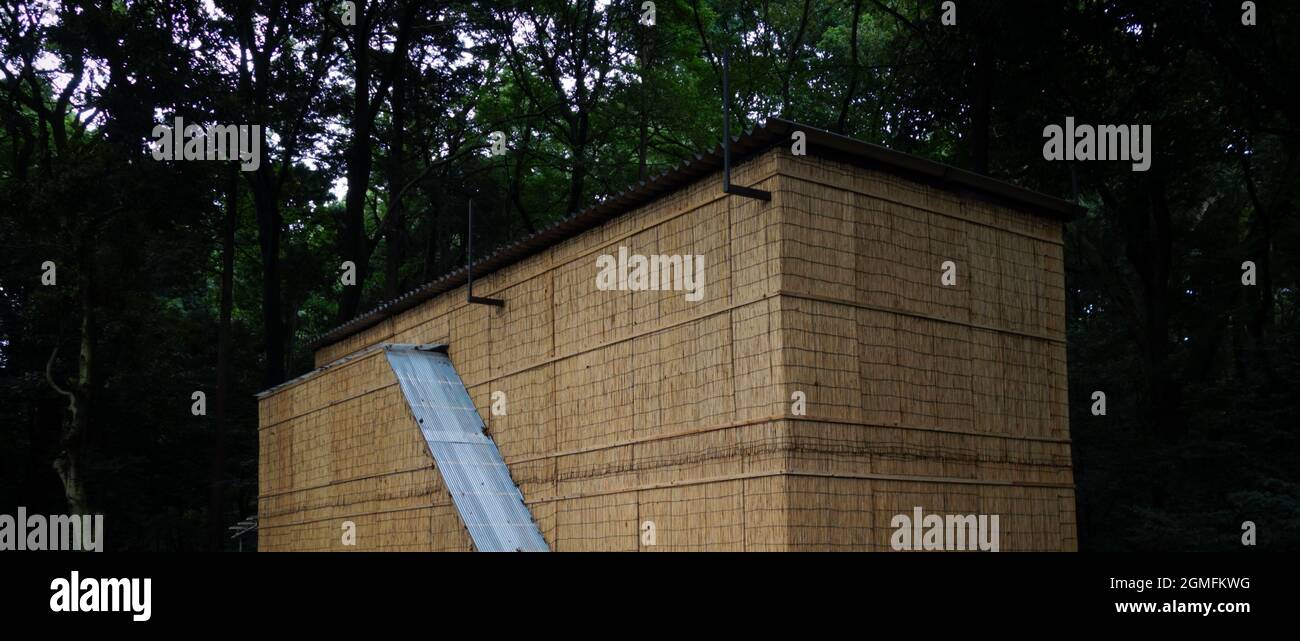 Straw Bale House High Resolution Stock Photography and Images - Alamy