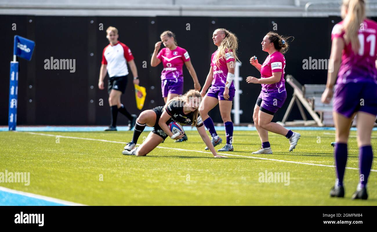 Zoe harrison rugby player hi-res stock photography and images - Alamy