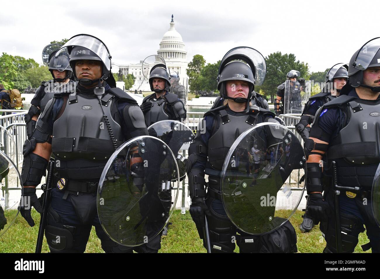 Justice flanking hi-res stock photography and images - Alamy
