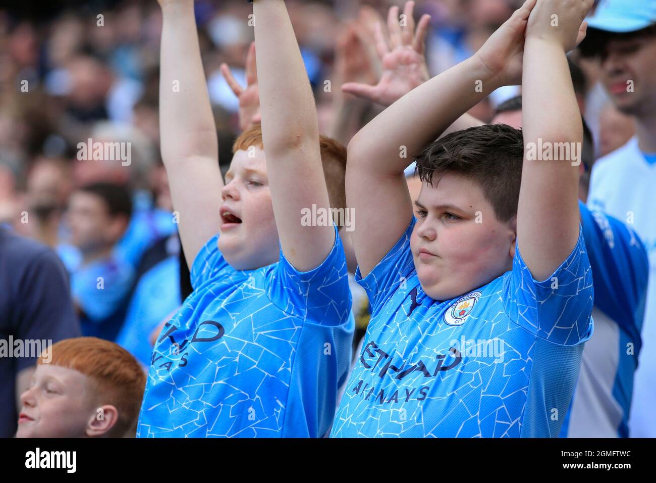 Manchester united fans pitch 2021 hi-res stock photography and images ...