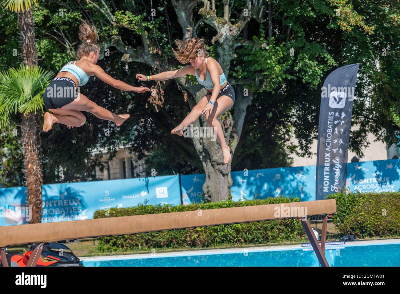 Female gymnast on beam in hi-res stock photography and images - Alamy