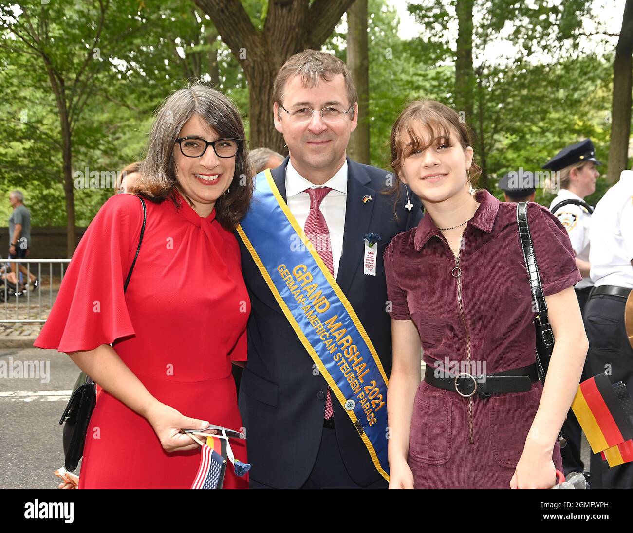 Grand Marshall German Counsel General David Gill and wife Sheila and ...