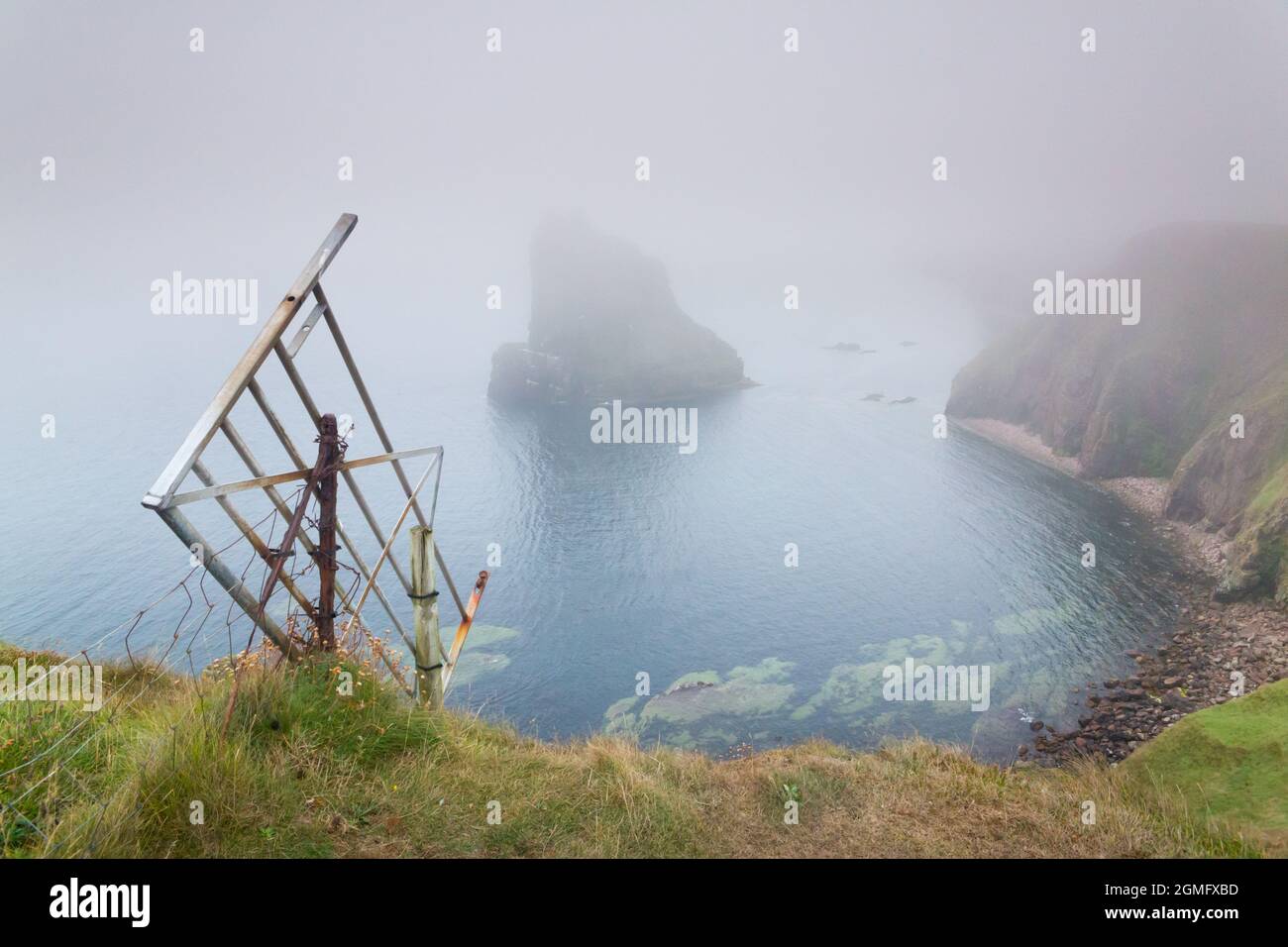 Falling off edge of the world hi-res stock photography and images - Alamy