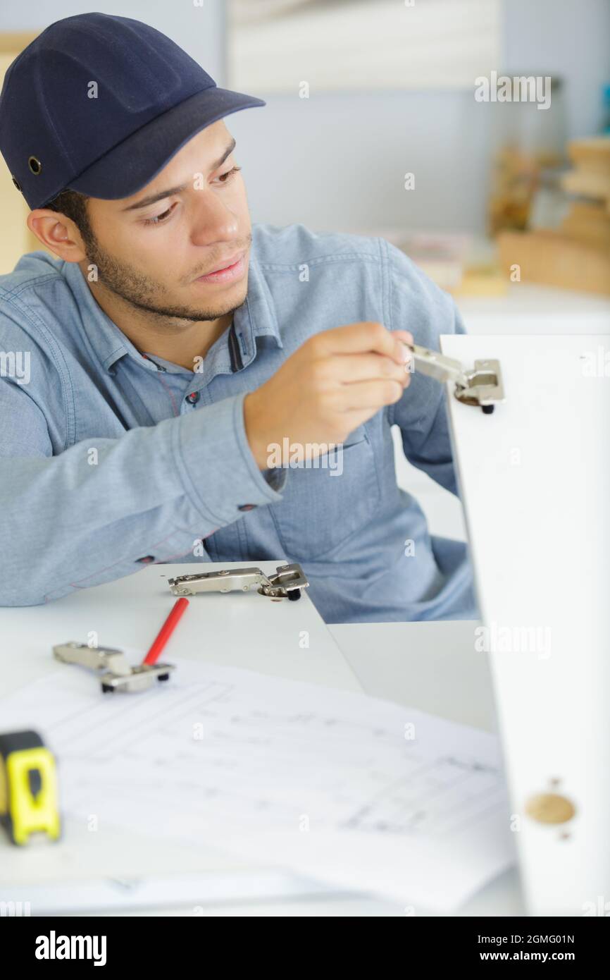 Assembling drawers hi-res stock photography and images - Alamy