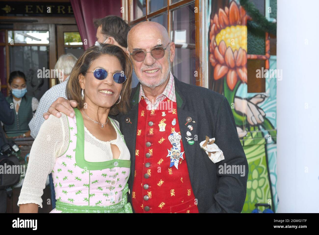 Munich, Germany. 18th Sep, 2021. The director Otto Retzer with his wife ...