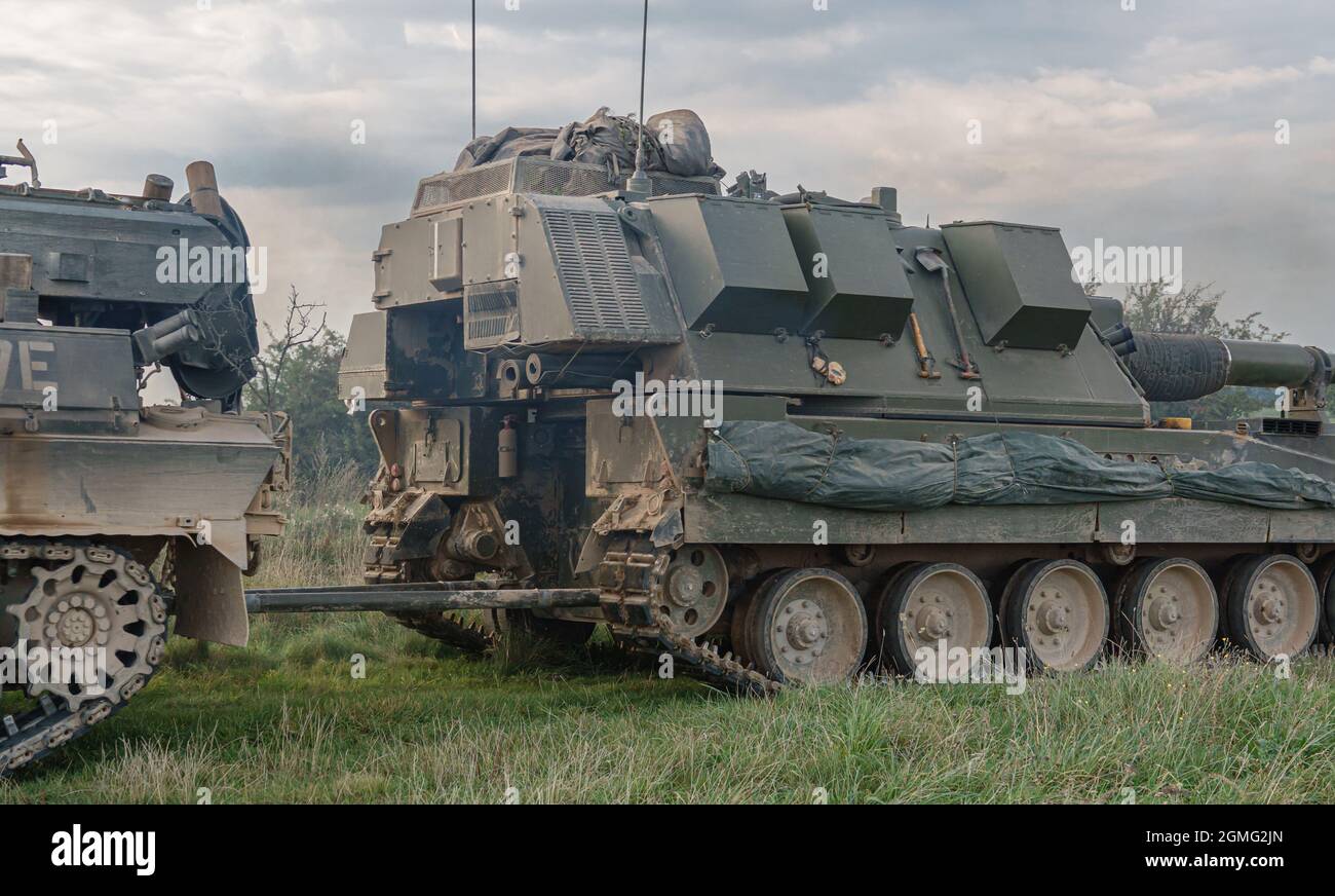 British Army Challenger Armored Repair and Recovery Vehicle (CRARRV ...