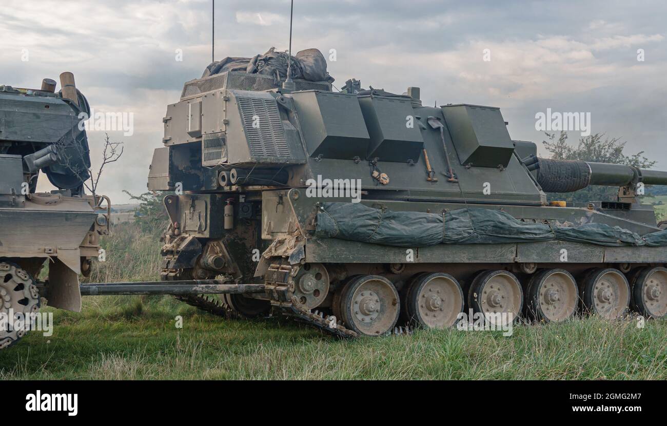 British army challenger armoured repair and recovery vehicle crarrv at ...