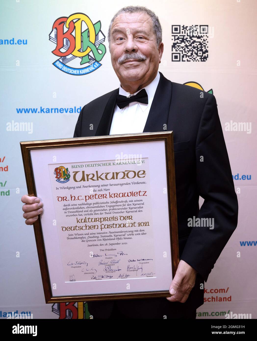 Saarlouis, Germany. 18th Sep, 2021. Peter Krawietz presents the ...