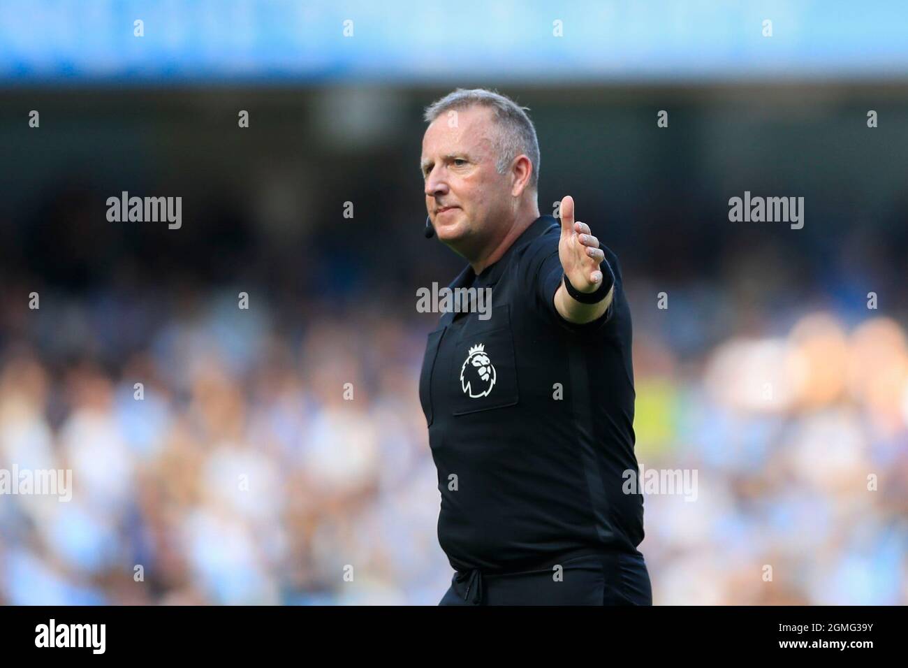Jonathan Moss the referee Stock Photo - Alamy