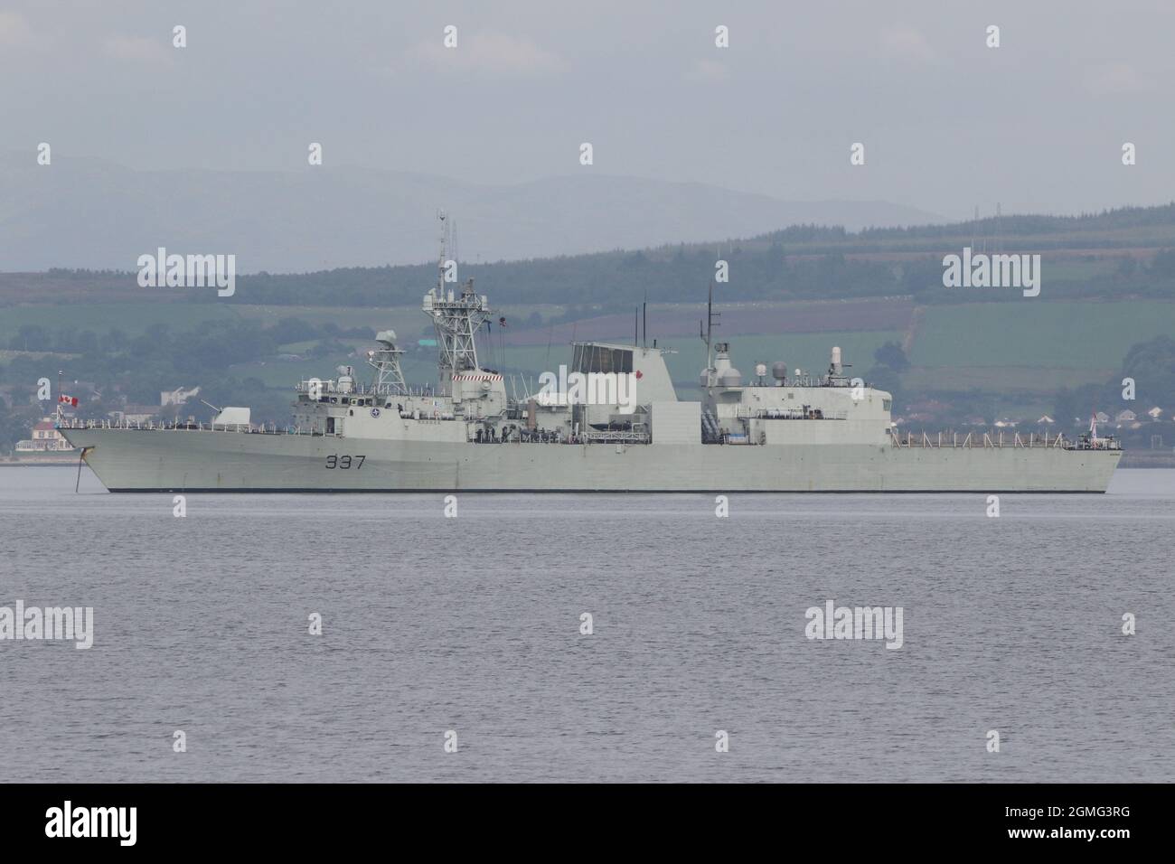 HMCS Fredericton (FFH-337), a Halifax-class (or City-class) frigate of ...