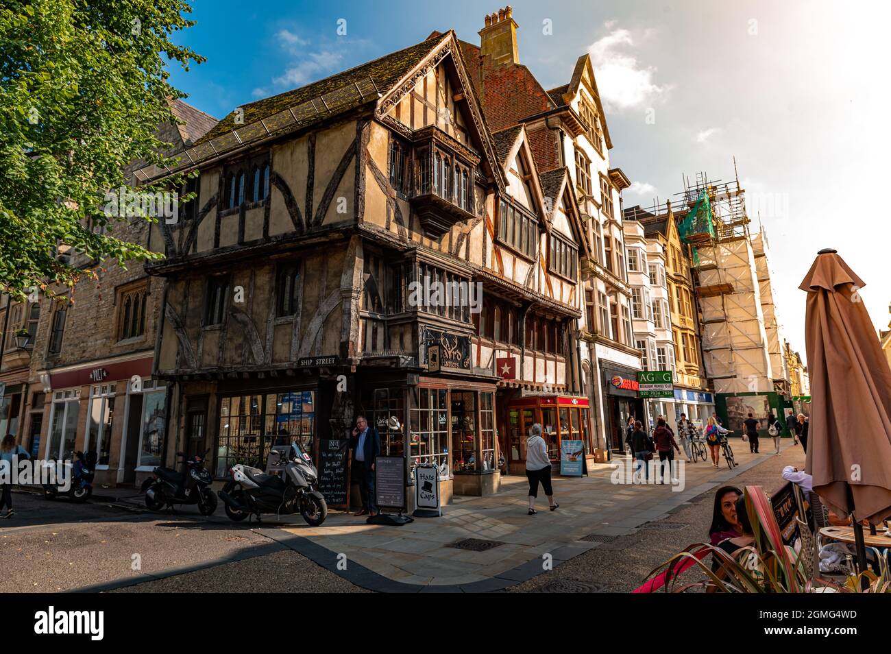 Oxford college colours hi-res stock photography and images - Alamy