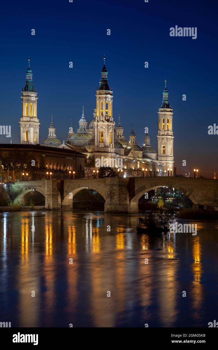 El pilar cathedral hi-res stock photography and images - Alamy