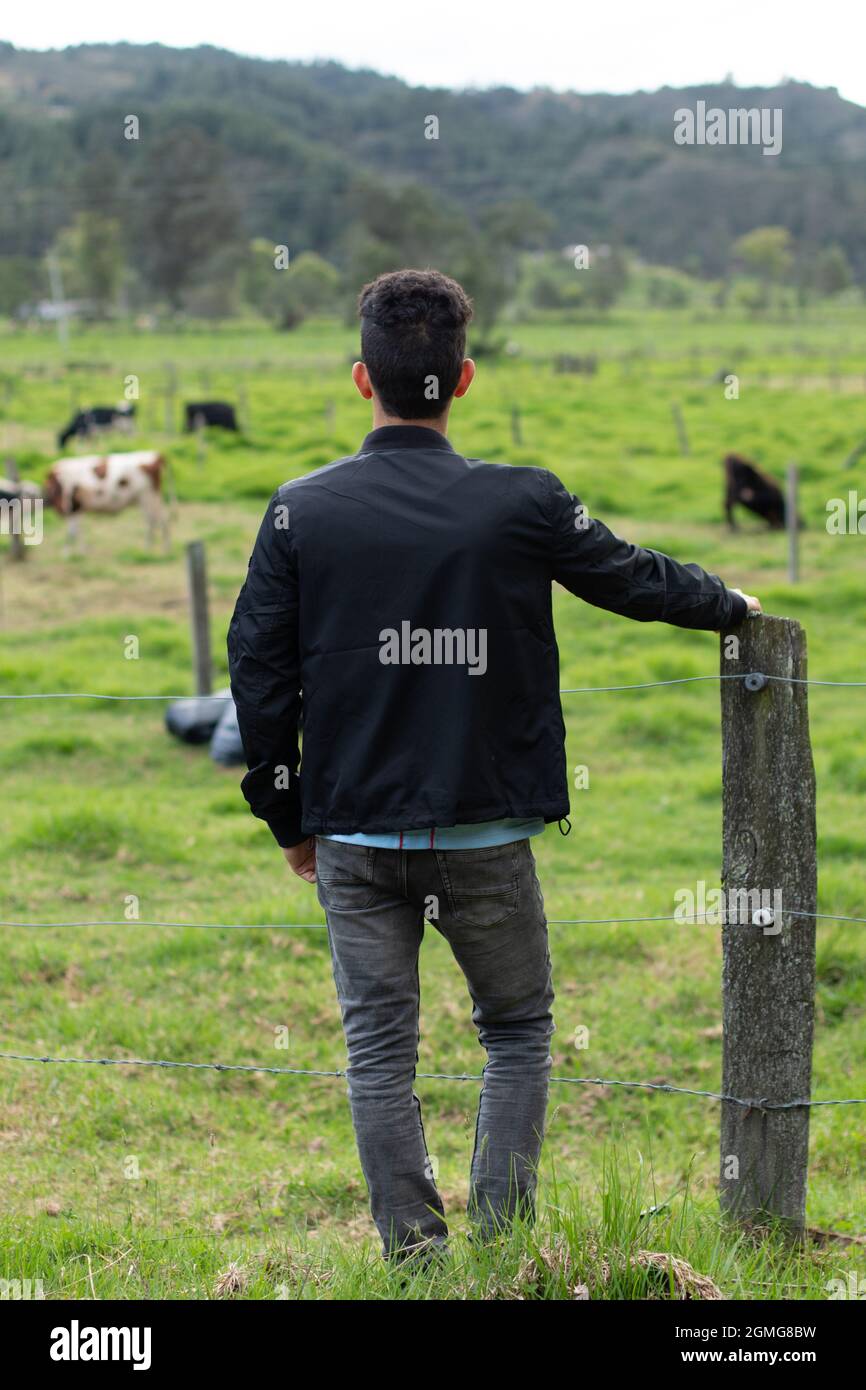 Man with his back turned hi-res stock photography and images - Alamy