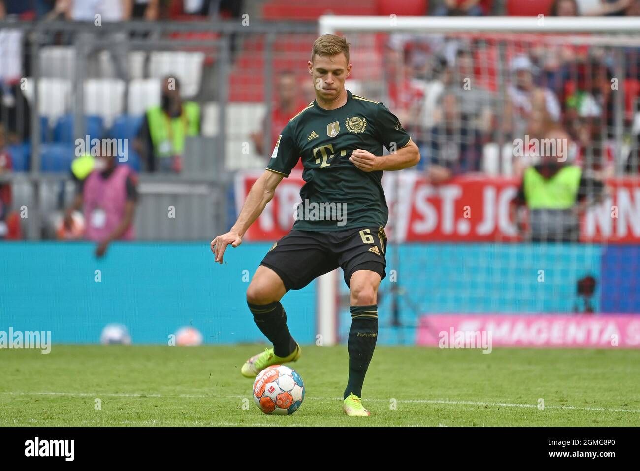 Munich, Deutschland. 18th Sep, 2021. Joshua KIMMICH (FC Bayern Munich ...