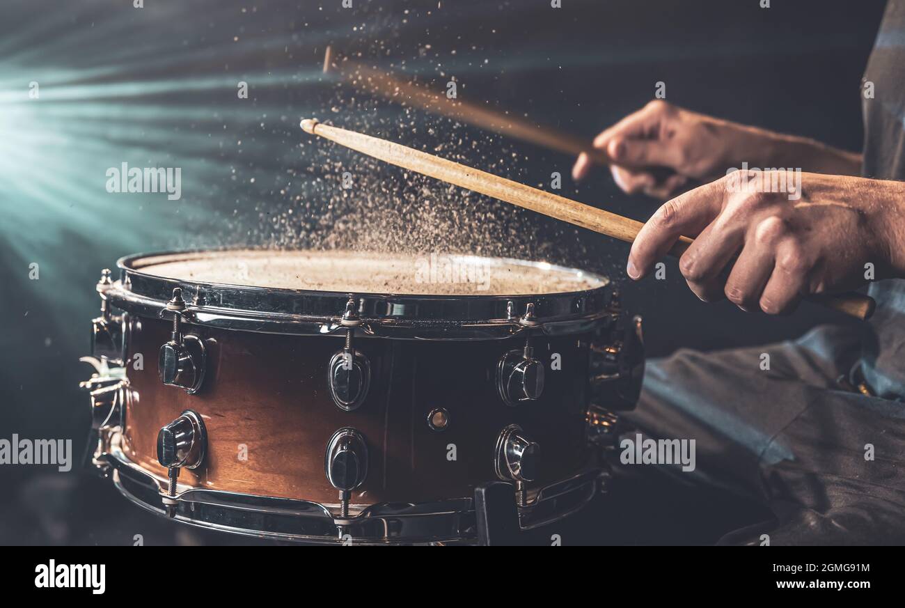 Mens hands beat drum hi-res stock photography and images - Alamy