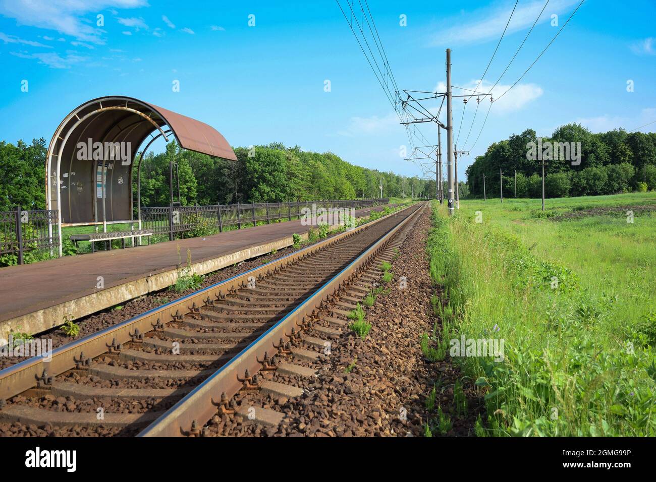 Empty station hi-res stock photography and images - Alamy