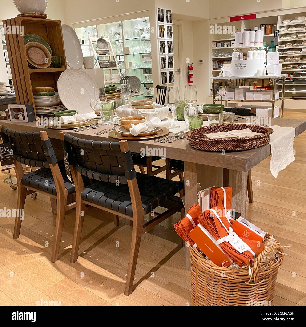 Silverware store hi-res stock photography and images - Alamy