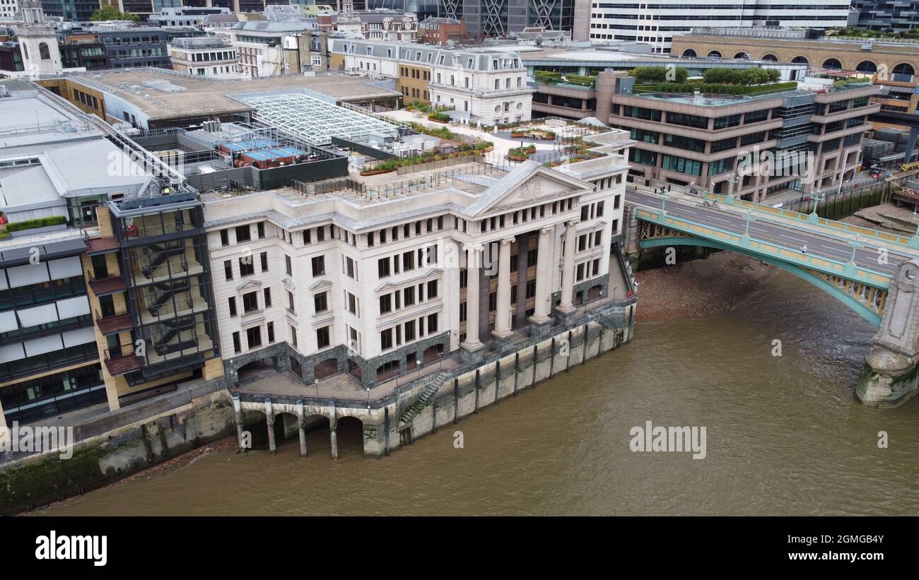 Vintners Hall city of London UK Aerial image Summer 2021 Stock Photo ...