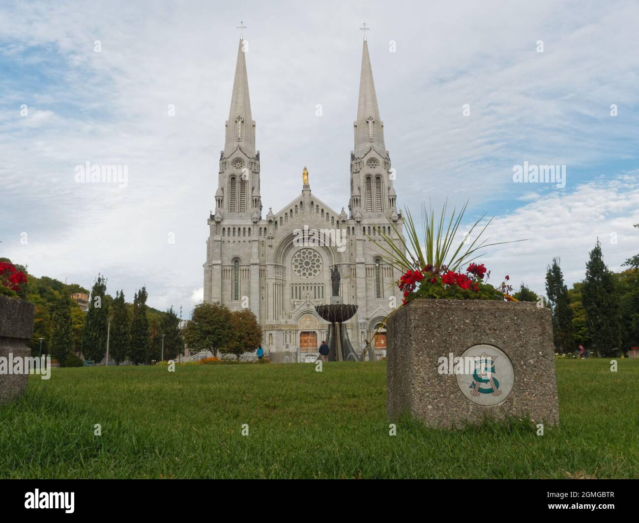 Basilica of sainte anne de beaupré hi-res stock photography and images ...