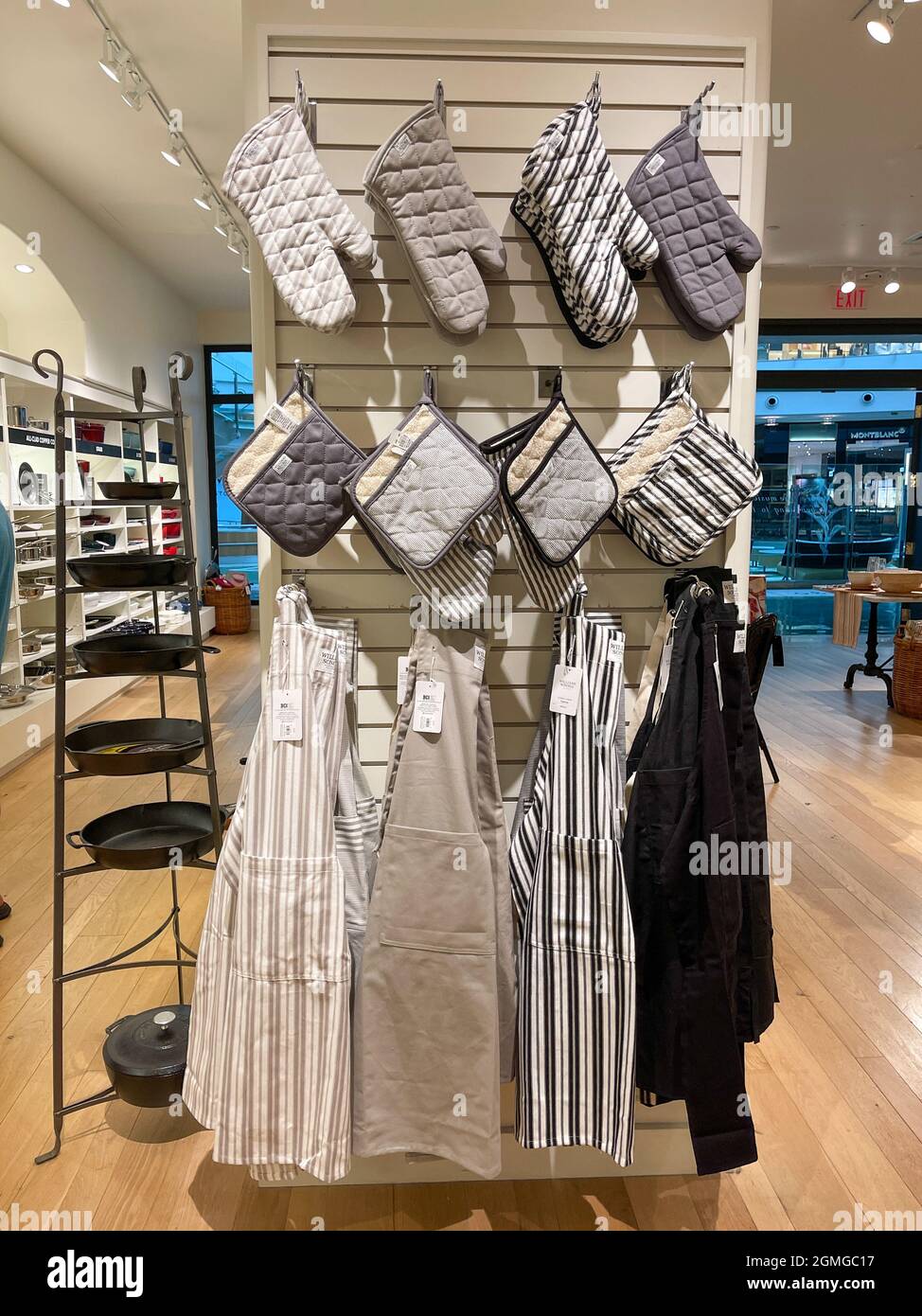 Williams sonoma 2021 hi-res stock photography and images - Alamy