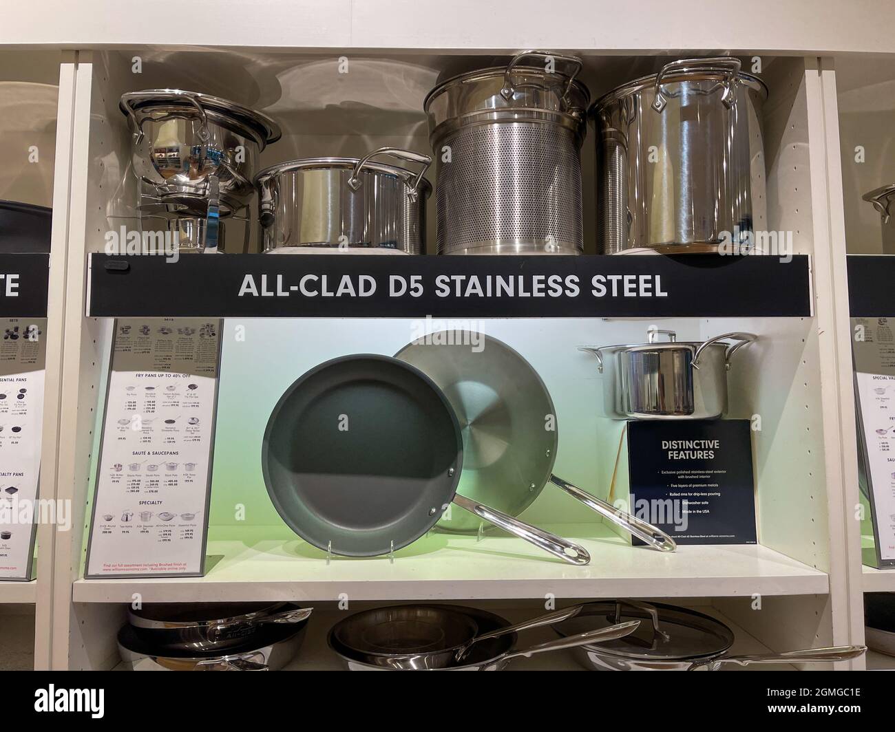 All clad pots hi-res stock photography and images - Alamy